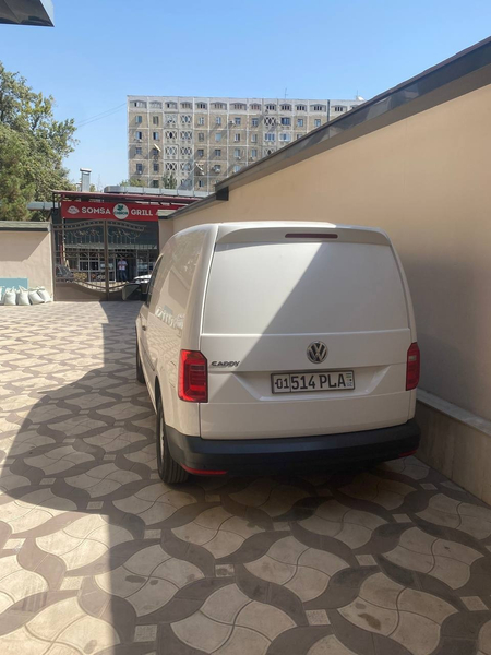 Volkswagen Caddy furgon 2020г бензин