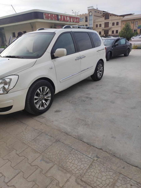 Kia karnival dizel 2006goda