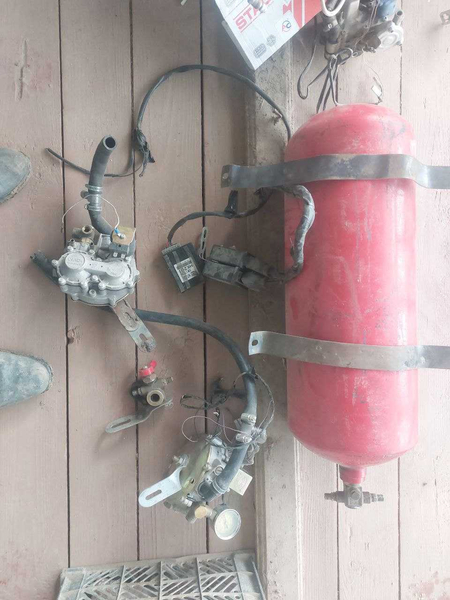 68lik propan va 25lik metan Gaz balon 2ta reduktri bilan