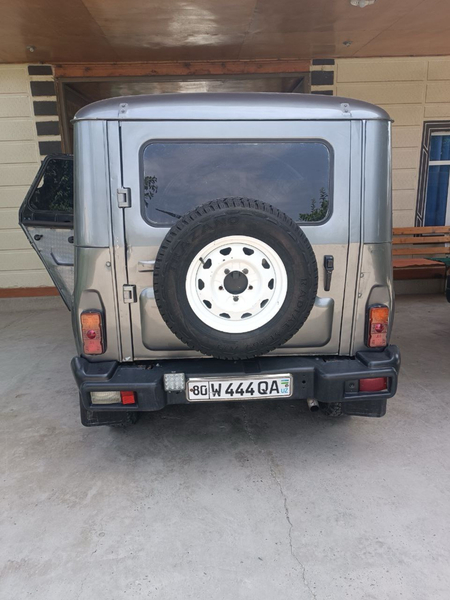 Uaz 31512 qaytadan qo’ldan o’tilgan kraskasi minishga deb taxlaga biza