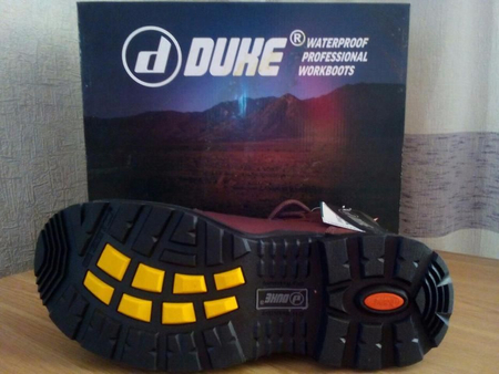 Продаются фирменные ботинки Duke