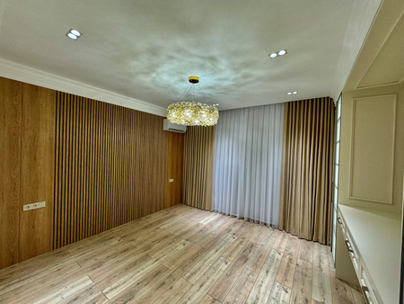 Продается своя квртира на ц-4 'ЖК KIPARIS' 3-комнаты 110-м2 меб+тех