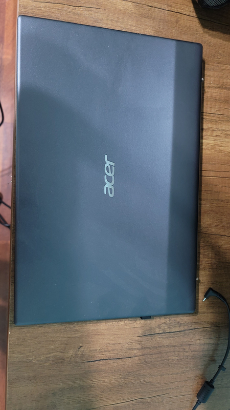 Acer core 5  xolat zor ishlanmagan. Pashti yangi