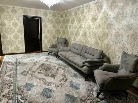 Улица Бобура. Продам 3 комнатную. Балкон 2/6