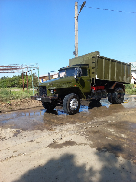 Ural samosval 375