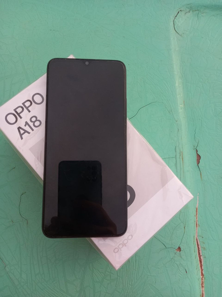 Oppo A 18 holati yaxshi