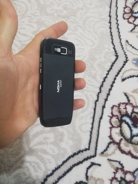 Nokia 7373 gold sotladi uz imeya otgan