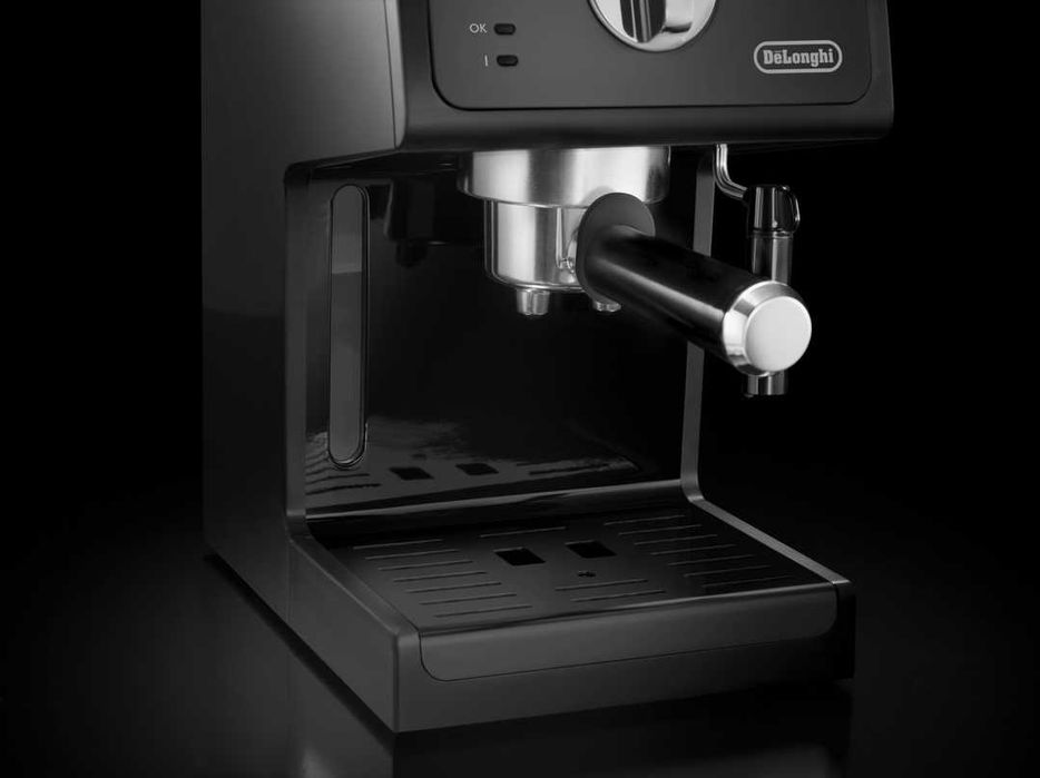 Рожковая кофеварка DeLonghi ECP 31.21 BK