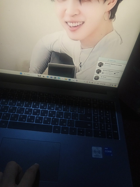 Notebook sotiladi HUAWE