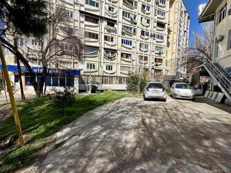 Вдоль дороги. 2х ком. под офис +73м? в нежилом, фасад 8 метра