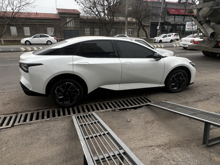 Электромобил TOYOTA 1 зарядда 517 км