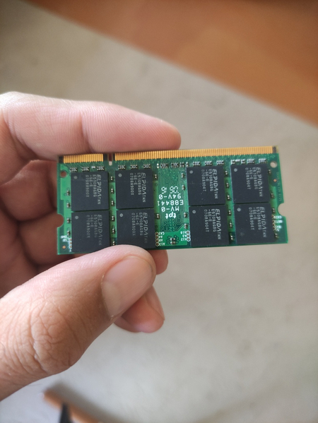 Noutbuk ddr operativkasi hotirasi: ddr2, 1GB