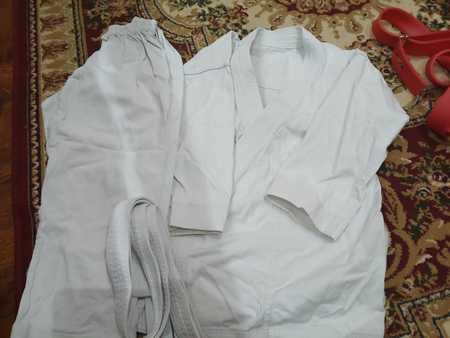 Karate kiym anjomlari yangidek