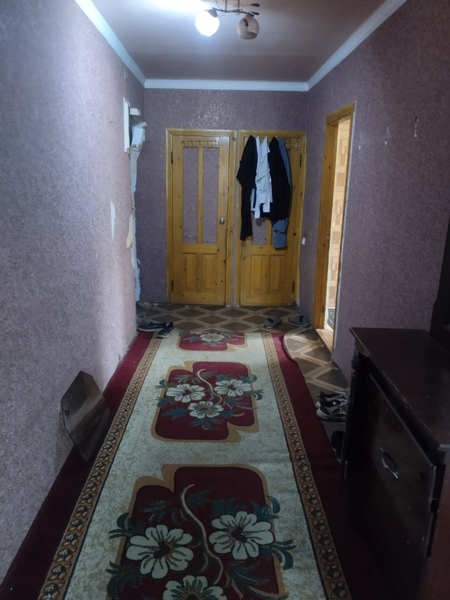 srochna sotildi 6 oilavi palikilinika yonida 3 etaj 2 xonali 22.500 $