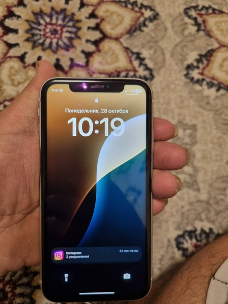 Iphone 11 sotiladi