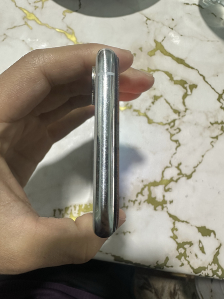 iPhone XS ochilmagan ideal LL/A
