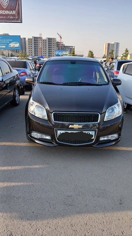 Продаётся Нексия 3 автомат.