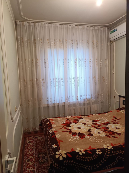 Олмозор тумани коракамиш 2/4да 4 хонали уй сотилади