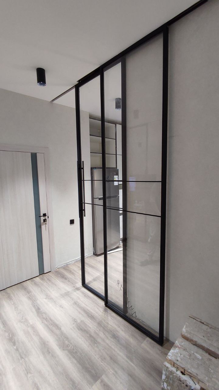 Razvijnoy dver v stil loft