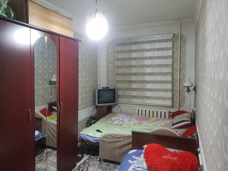 Продам 4-х комнатнаю квартиру на юнус-абаде .13 квартал дом ахмаддониш
