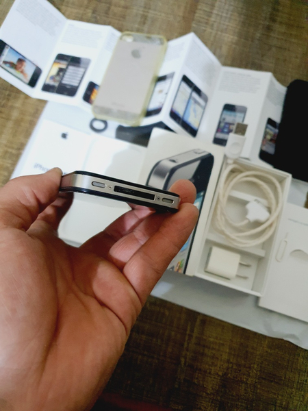 iphone 4S saqlangani òta ideal holatda