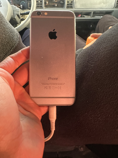 Iphone 6 sotiladi