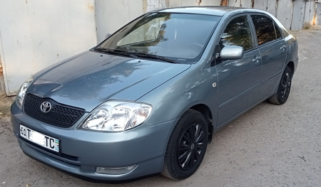 Toyota Corolla 2004 года.