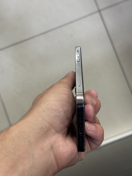 Iphone 12 pro sotiladi idiyal