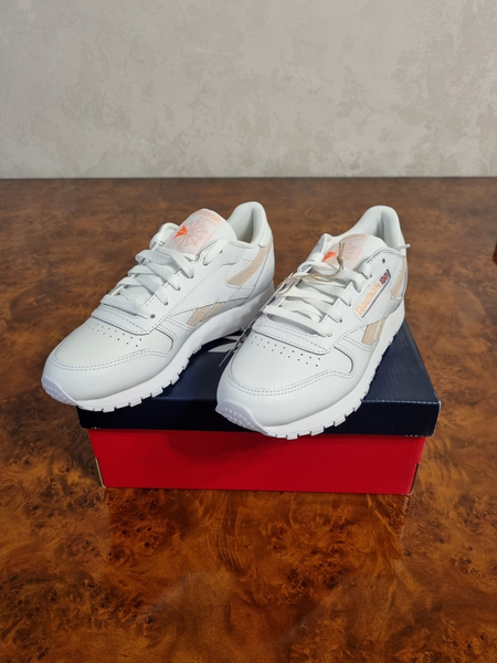 Женские кроссовки Reebok classic leather white размер 37,5