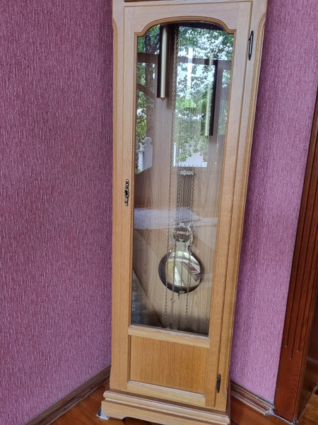 Наполные часы.        Ф