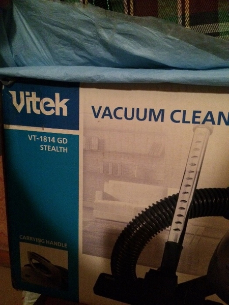 Пылесос Vitek, 1600 W, новый в упаковке.