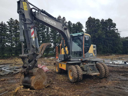 Excavator Volvo ew140
