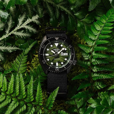Seiko 5 Diver Camo Dial