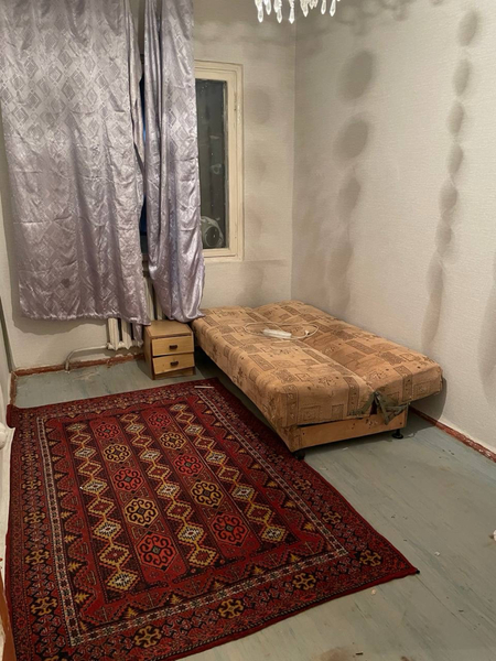 Сдам квартиру 2-х переделанную в 3-х комн