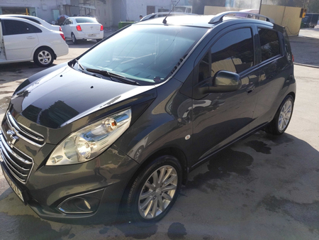 Spark sotiladi srochna  9800$