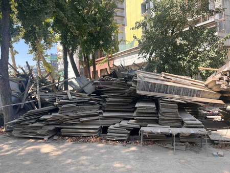 Опалубка (финский фанер ва бруслар) сотилади