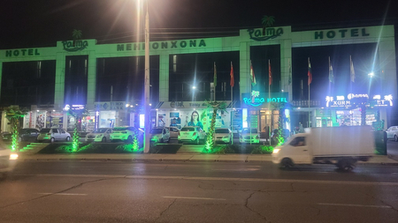 Arenda Zdaniya 1 etaj 750 kvadtrat Yengi toshmi. Fasad 26 metr
