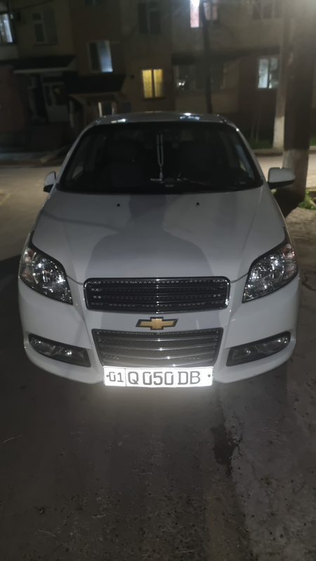 Автомобиль нексия3