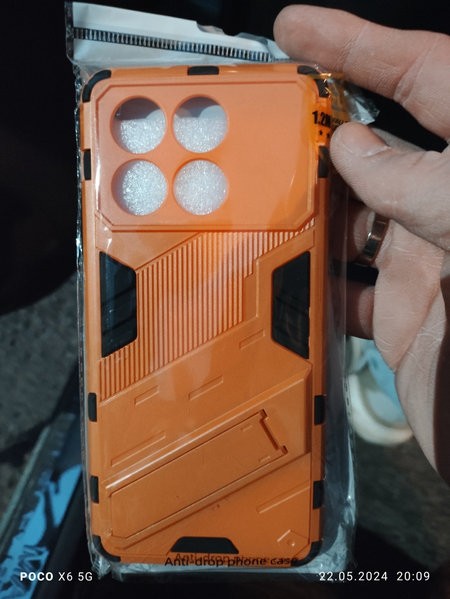 Продам противо ударный чехол от poco x 6 pro новый