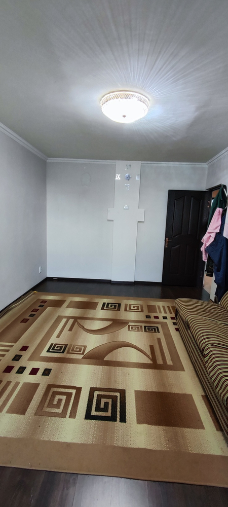 Очень СРОЧНО продам 3х комнатную 77 серию на Бузбазаре.