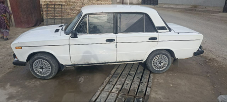 Mashina zo\\\'r olgan odam mazza qilib minadi