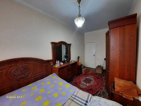 Срочно продается квартира 2/3/4 Юнусабад  13-й квартал (J2858 )