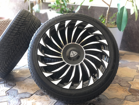 Maybach diska balon sotiladi