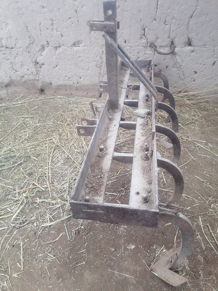 Traktor chzli sotiladi