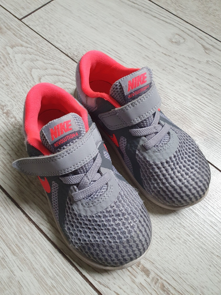 NIKE детские кросовки