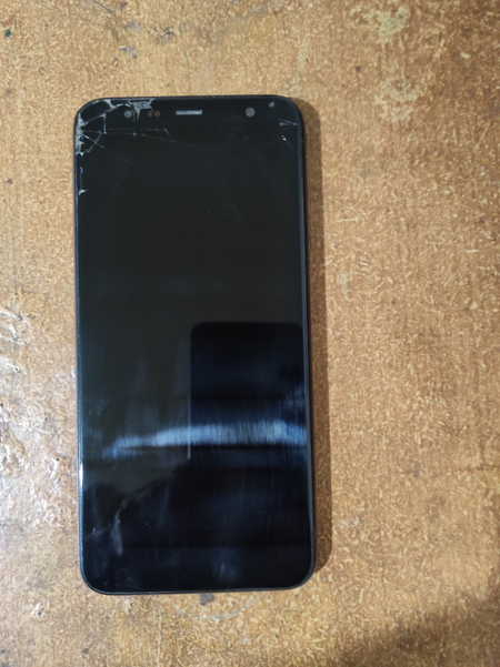 Samsung j4 plus сотилади.