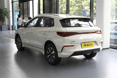 Совершенно новый электромобиль BYD e2