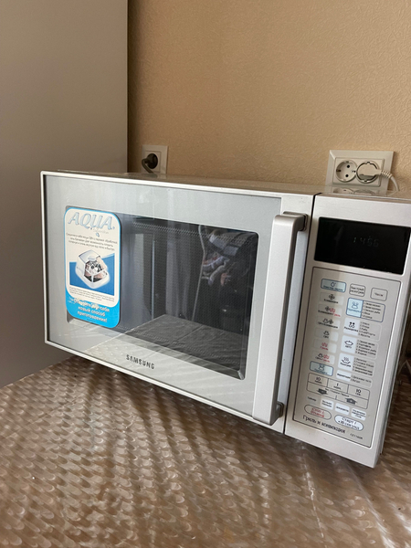 Микроволновая печь SAMSUNG CE1160R