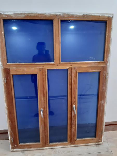 Рам ойнаси билан сотилади