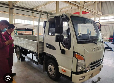 Jac furgon 3,5 t bortovoy